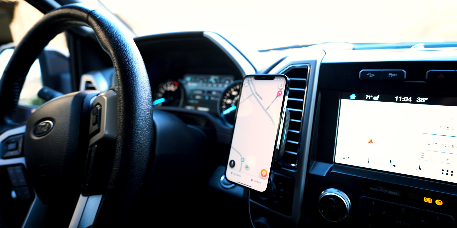 iPhone MagSafe Car Mount and Desk Stand Review – ESR HaloLock (2022 ...