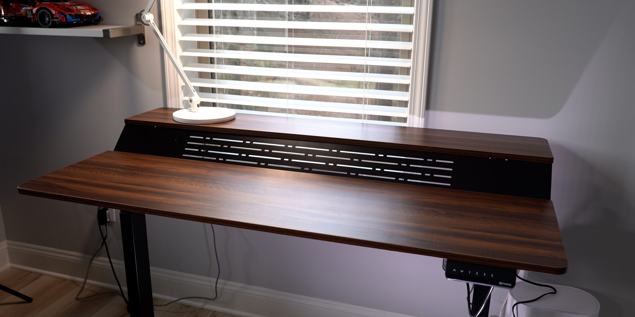 A Standing Desk with a UNIQUE FEATURE - Fenge Standing Desk Review ...